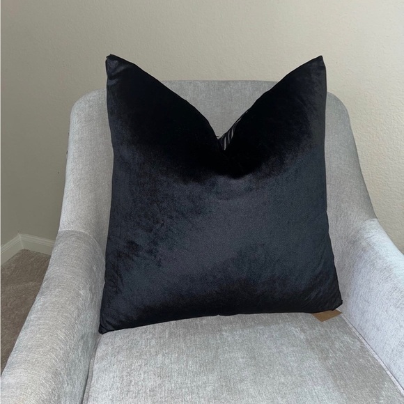 caldeira | Accents | Nwt Caldeira Greek Key Decorative Pillows | Poshmark